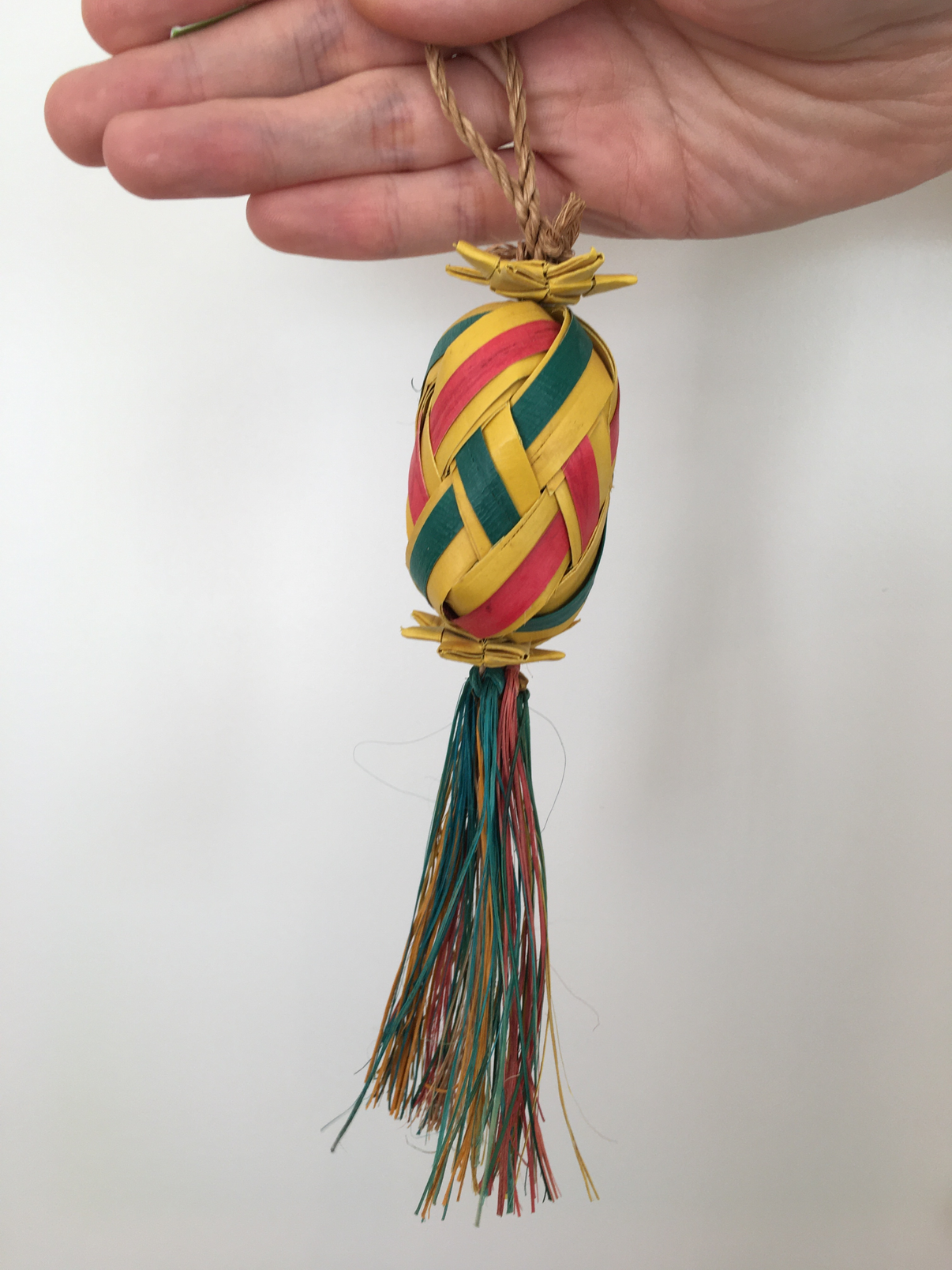 Mini Piñata Cracker – Parrot Treats