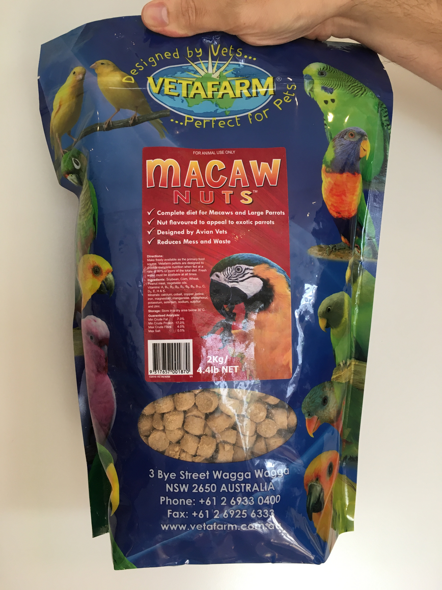 Vetafarm Macaw Nuts – Parrot Treats
